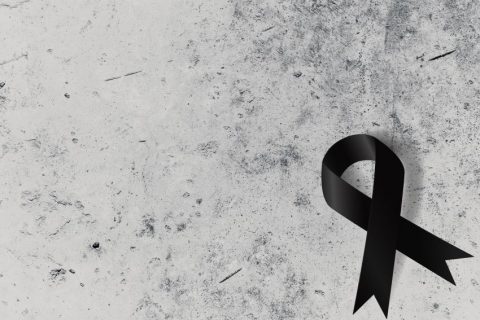 Cómo llevar un lazo negro de luto | Historia y más | Intercoronas
